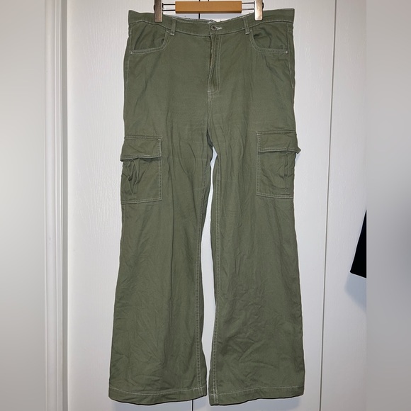 refuge | Pants & Jumpsuits | Refuge Y2k Wide Leg Cargo Pants | Poshmark